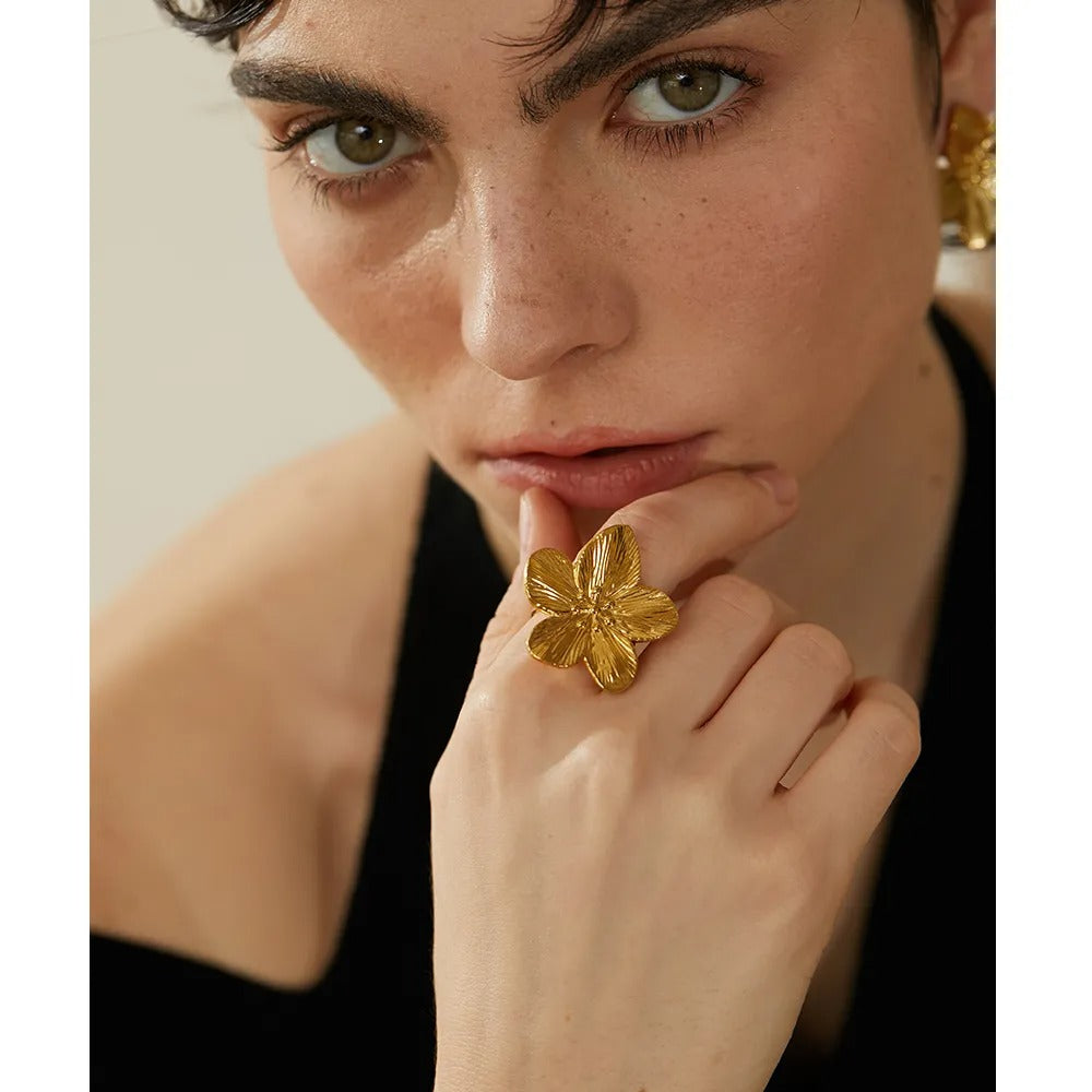 18K Large Flower Open Ring – The Half Moon